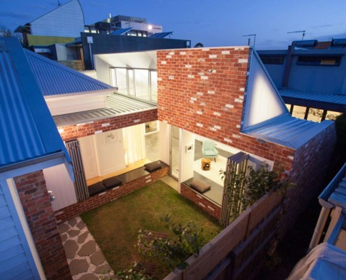 Turnaround House: Like a Sunflower, This House Grows to Face the Sun