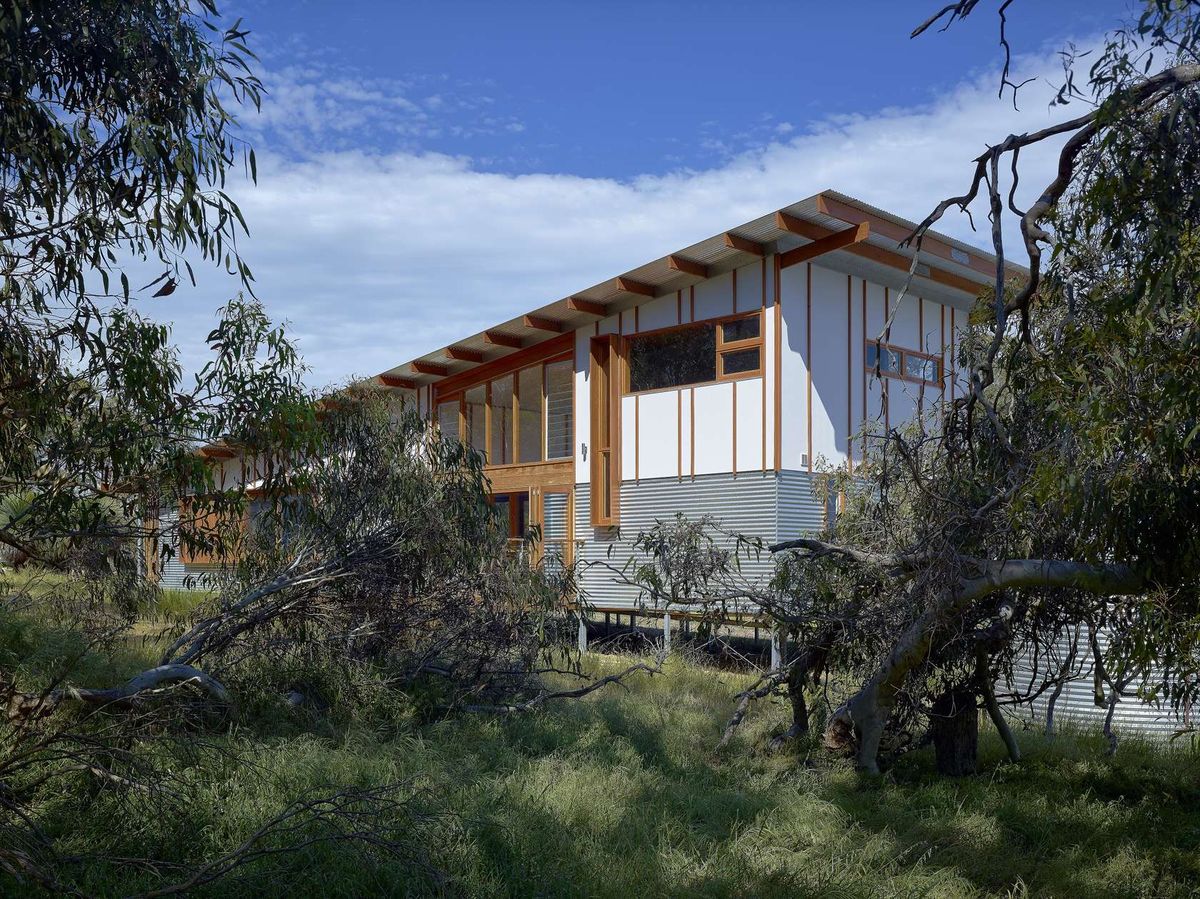 Australian Retreat Designed to Encourage a Laid-back Lifestyle