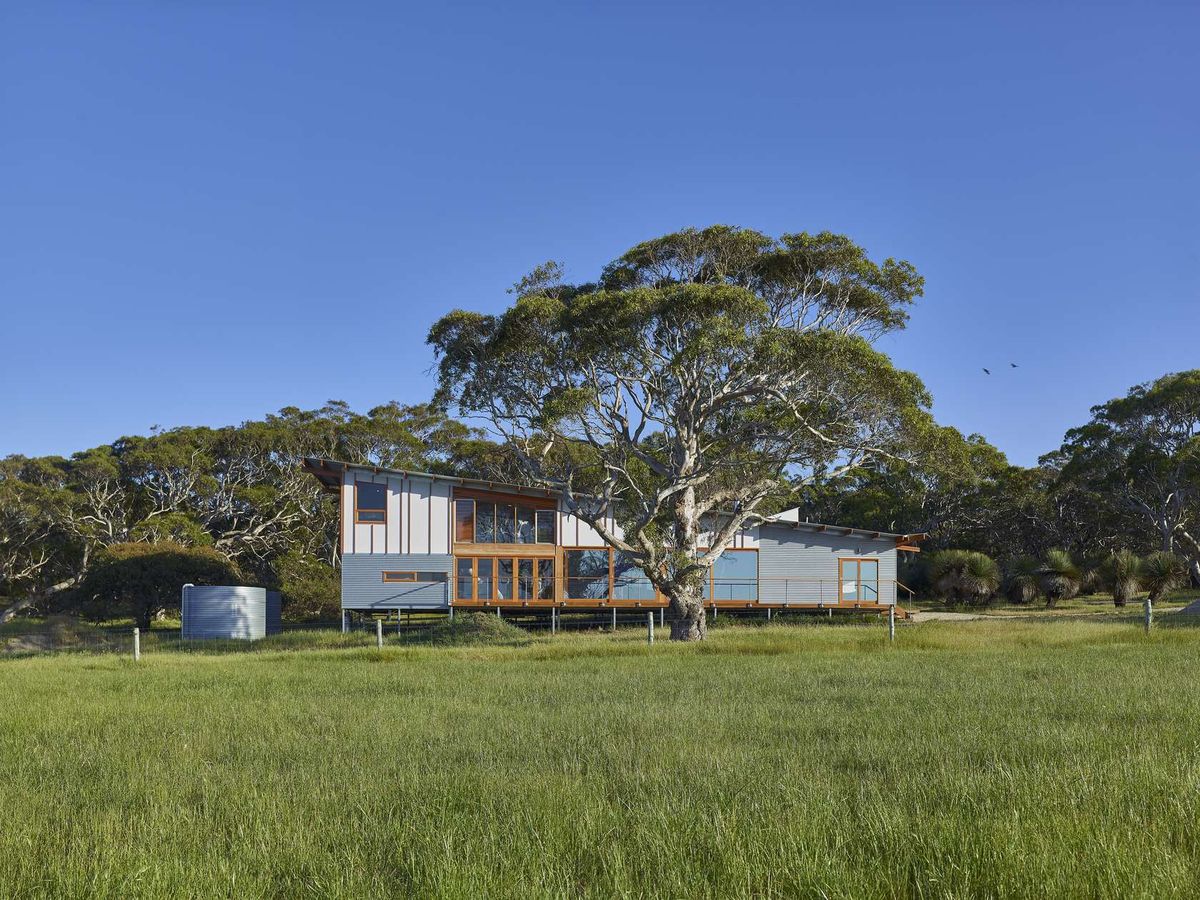Australian Retreat Designed to Encourage a Laid-back Lifestyle