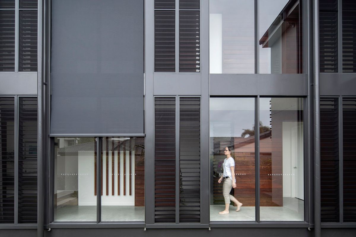 A clever duplex design takes advantage of the waterfront location...