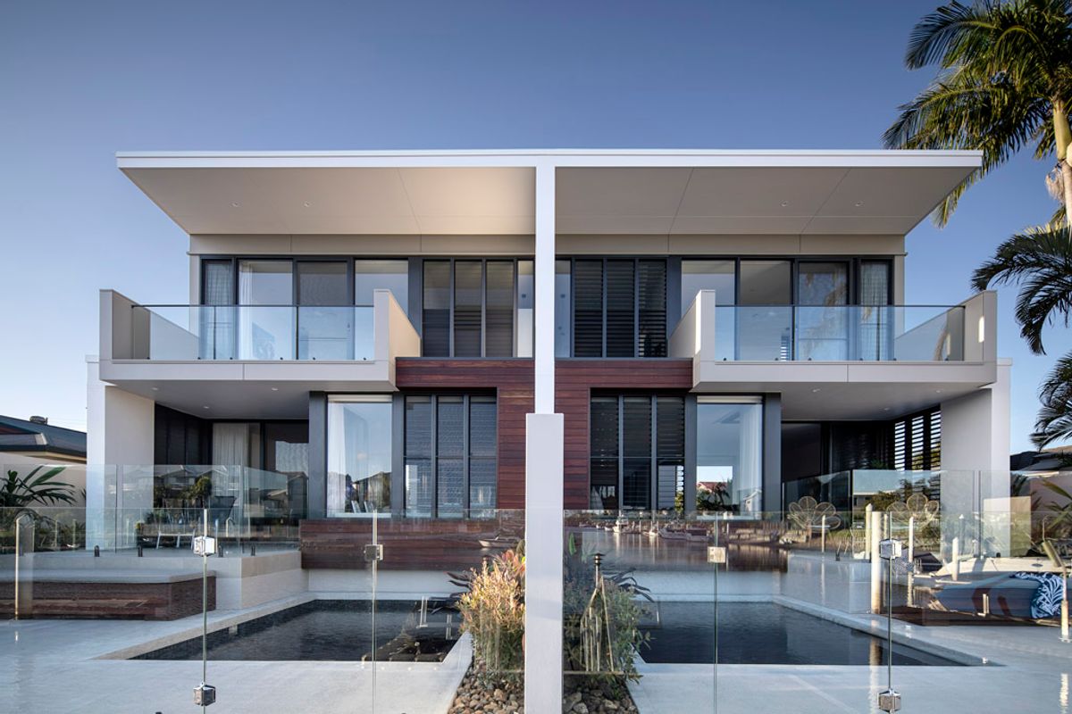 A clever duplex design takes advantage of the waterfront location...