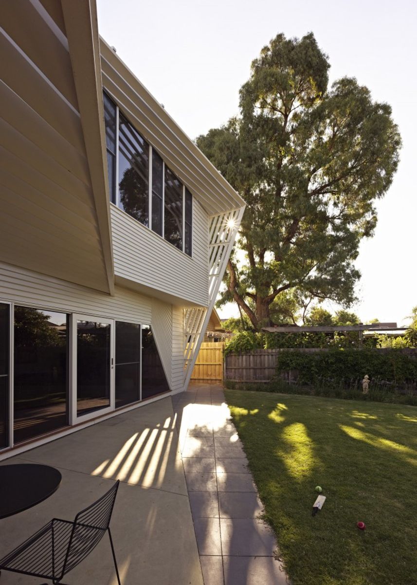 Weatherboard House: Not Your Average Suburban Weatherboard…