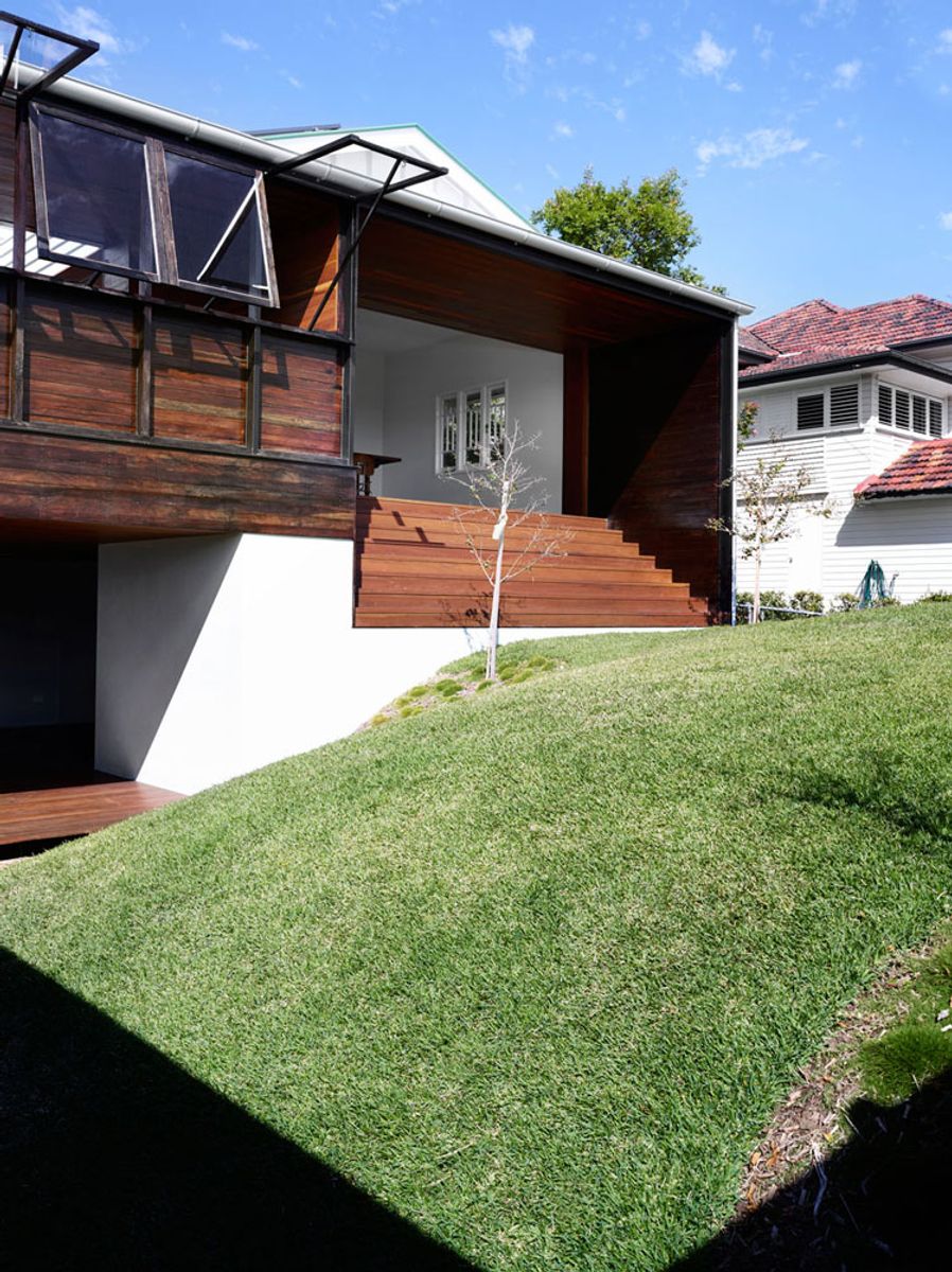 A Weatherboard House Extension Perfectly Suited to Brisbane's Climate