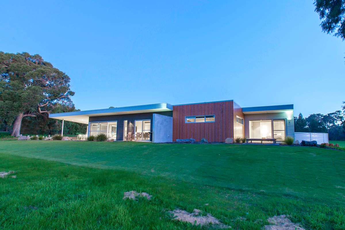 A Rural Retreat Fit for an '80s Pop Star and His Creative Family