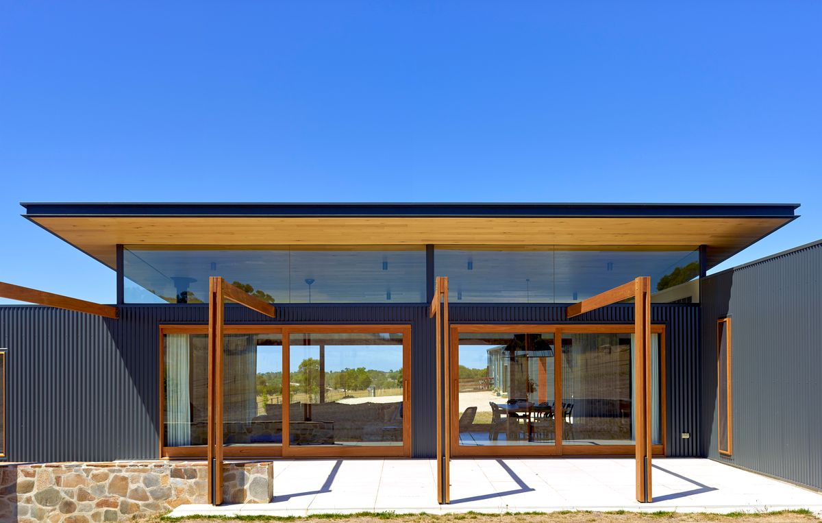 The Simple Life: House Designed for an Acreage; Robust, yet Elegant