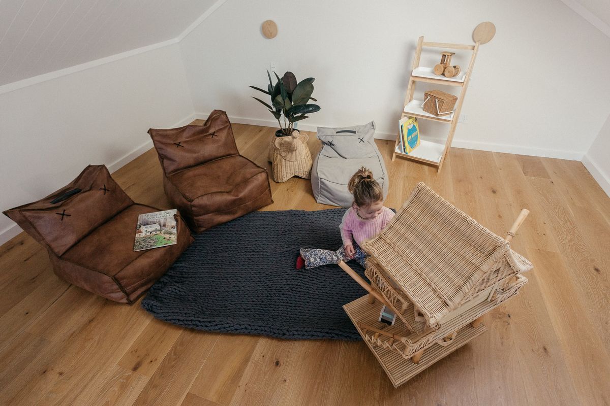 A Renovation Project for a Woodworker Captures Laid-back Beach Vibes