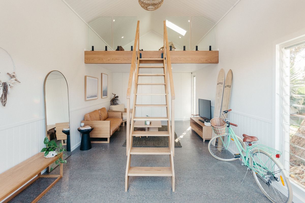 A Renovation Project for a Woodworker Captures Laid-back Beach Vibes