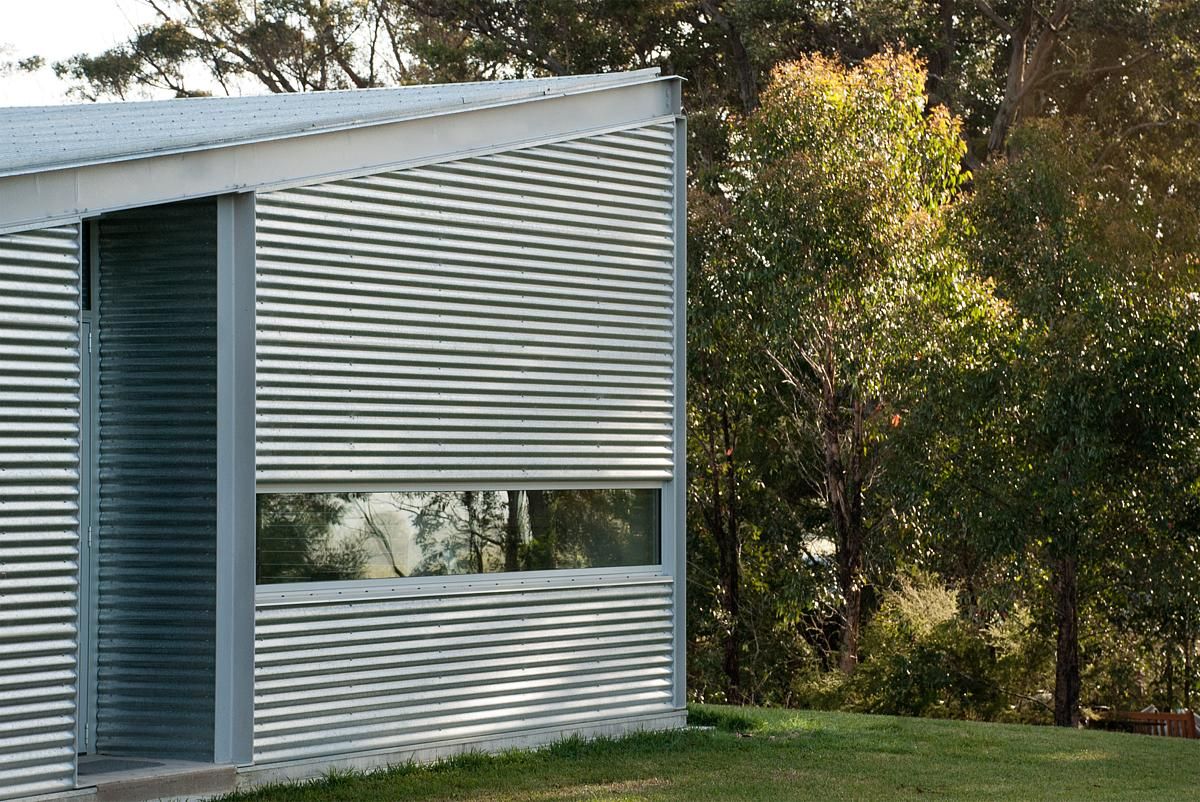 At his home in the country, every room opens up to the nature...