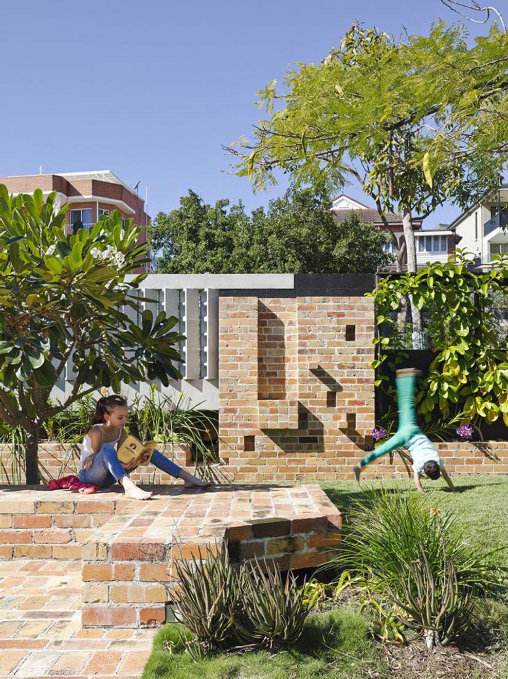 Aperture House: Humble Brick Creates a Surprisingly Spacious Home