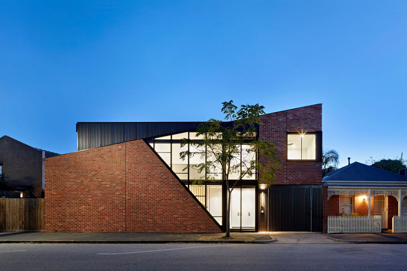 A New Home Makes the Most of an Unusual Site in the Inner City