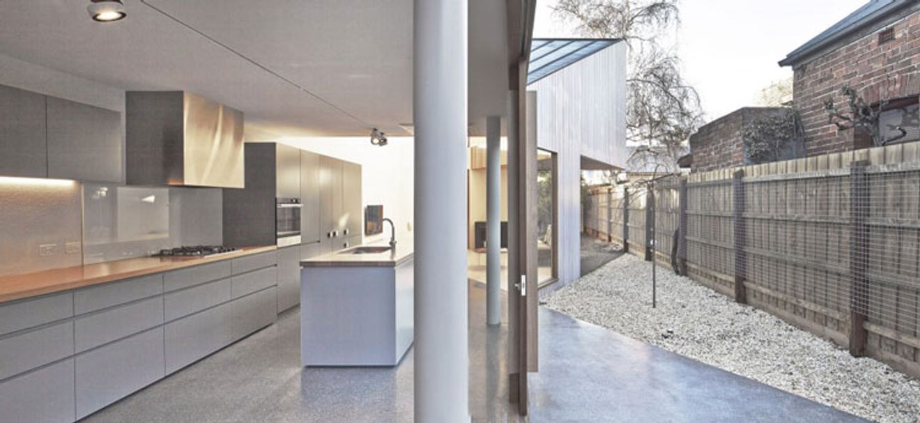 Bow House Twists and Contorts to Let the Sun In