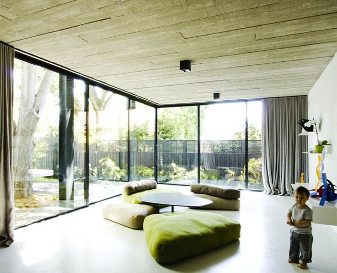 Elm and Willow House: A Home That Blurs Indoors and Outdoors