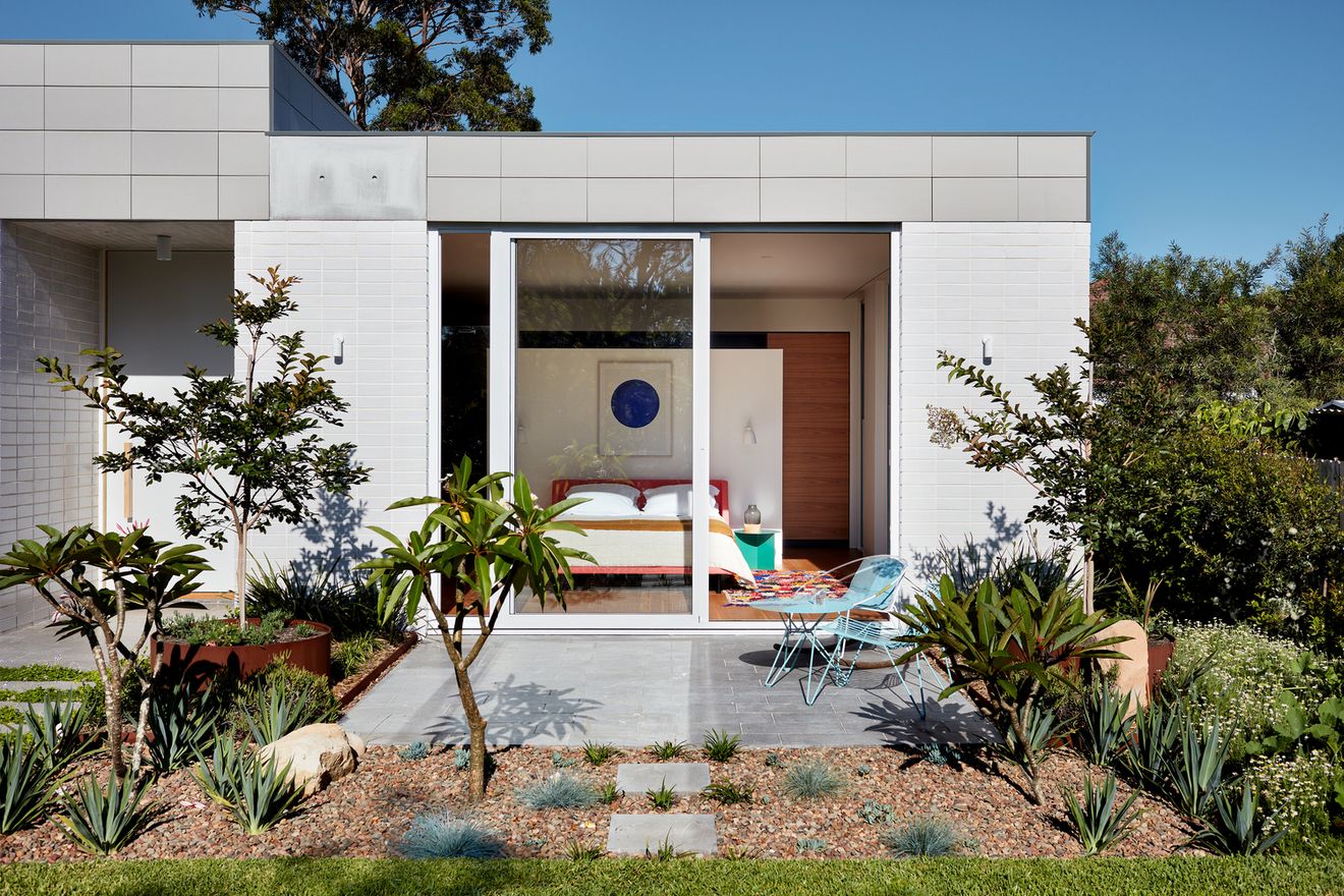 This Sydney Home Turns the Traditional Aussie House on its Side