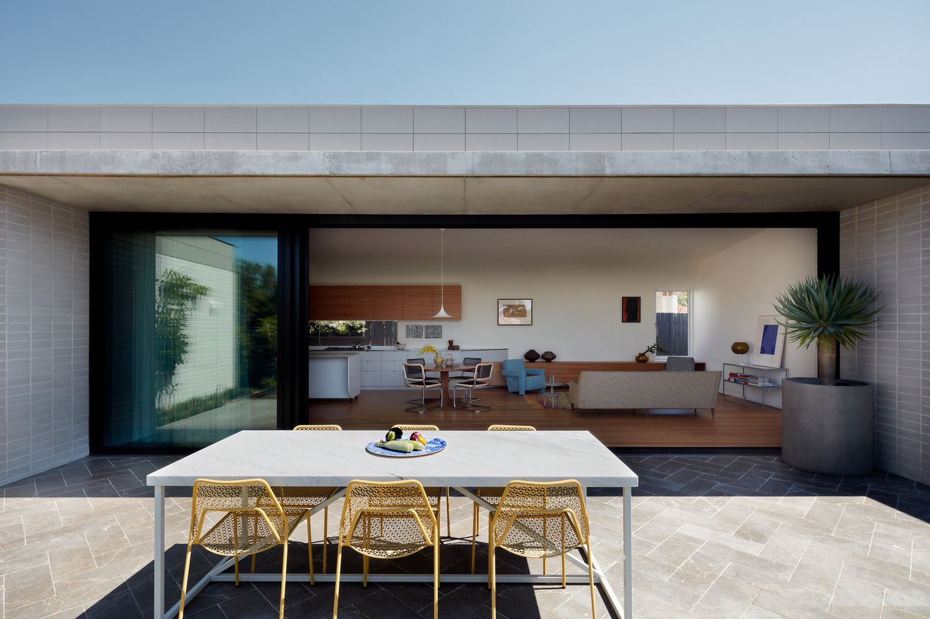 This Sydney Home Turns the Traditional Aussie House on its Side