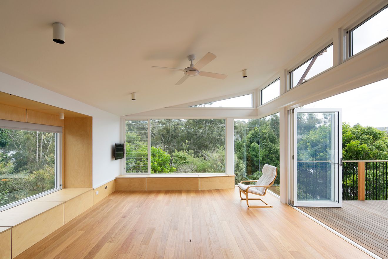 This Modern Beach House Design Celebrates its Spectacular Location
