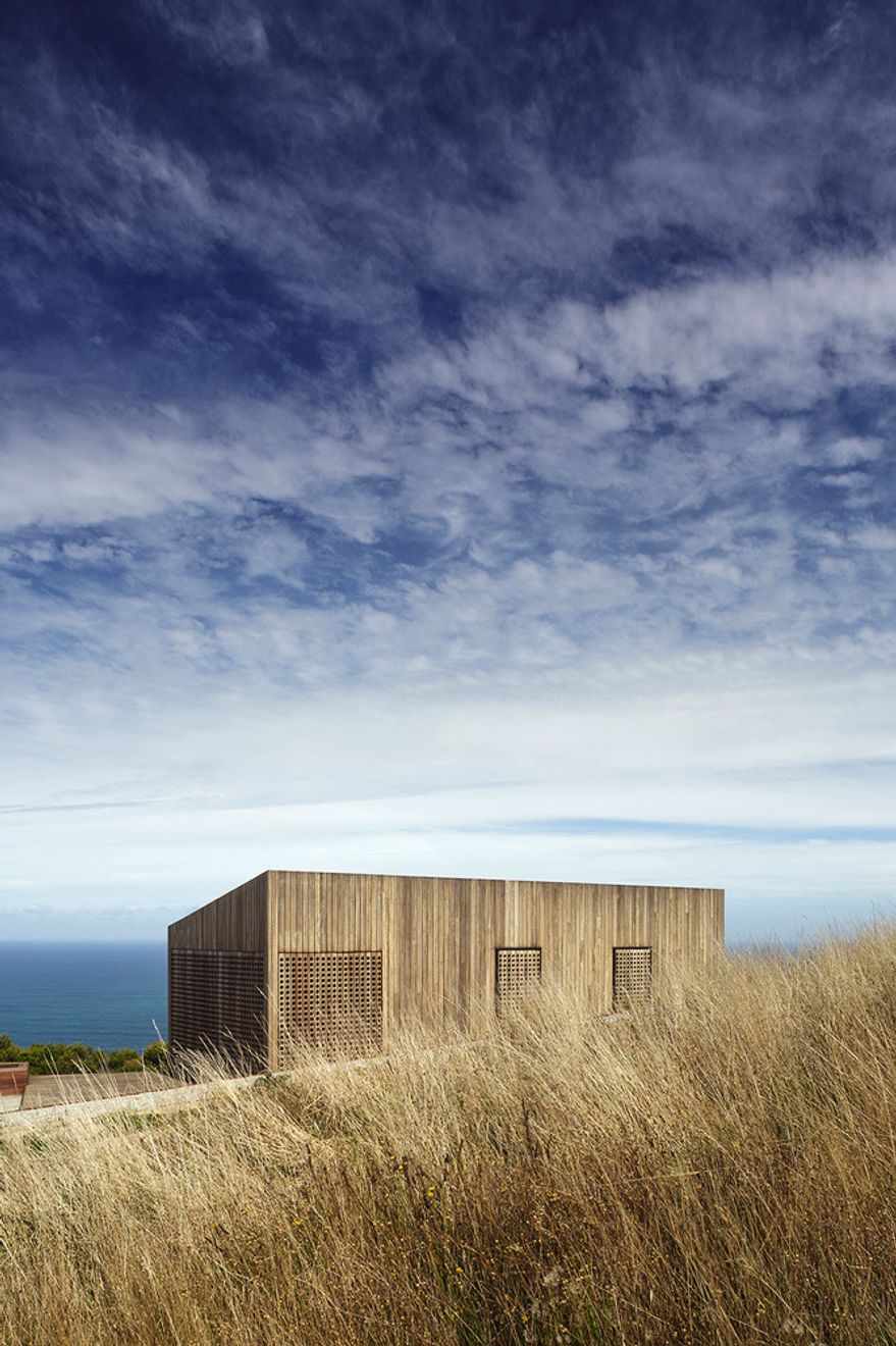 Moonlight Cabin: A Tiny But Perfectly Detailed Beachside Cabin