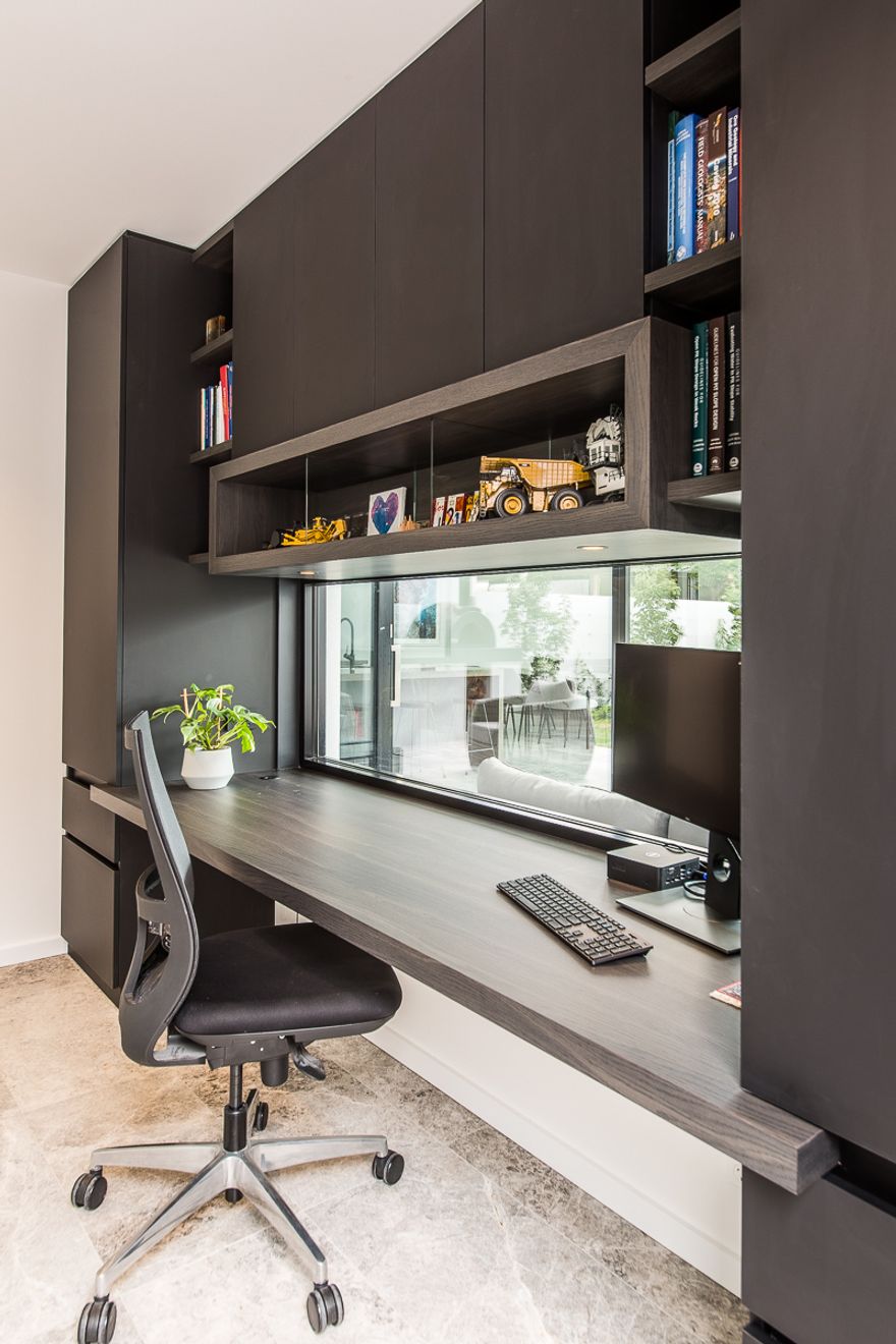 Hugging the Southern Boundary Creates an Outdoor Room At This Reno...