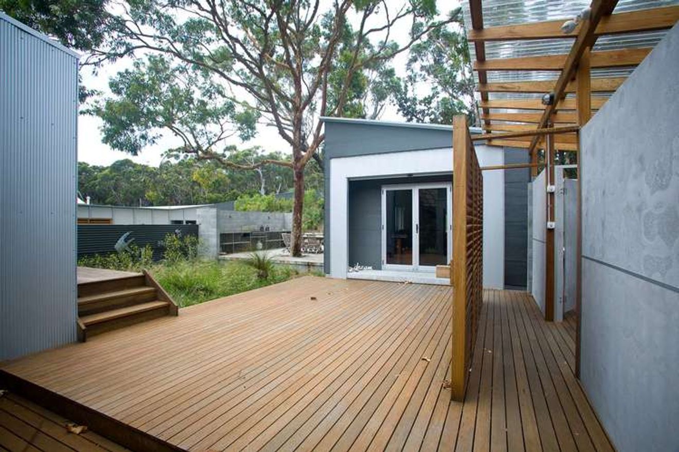 Seal Rocks House is About the Simple Pleasures of Surf, Sea and Trees