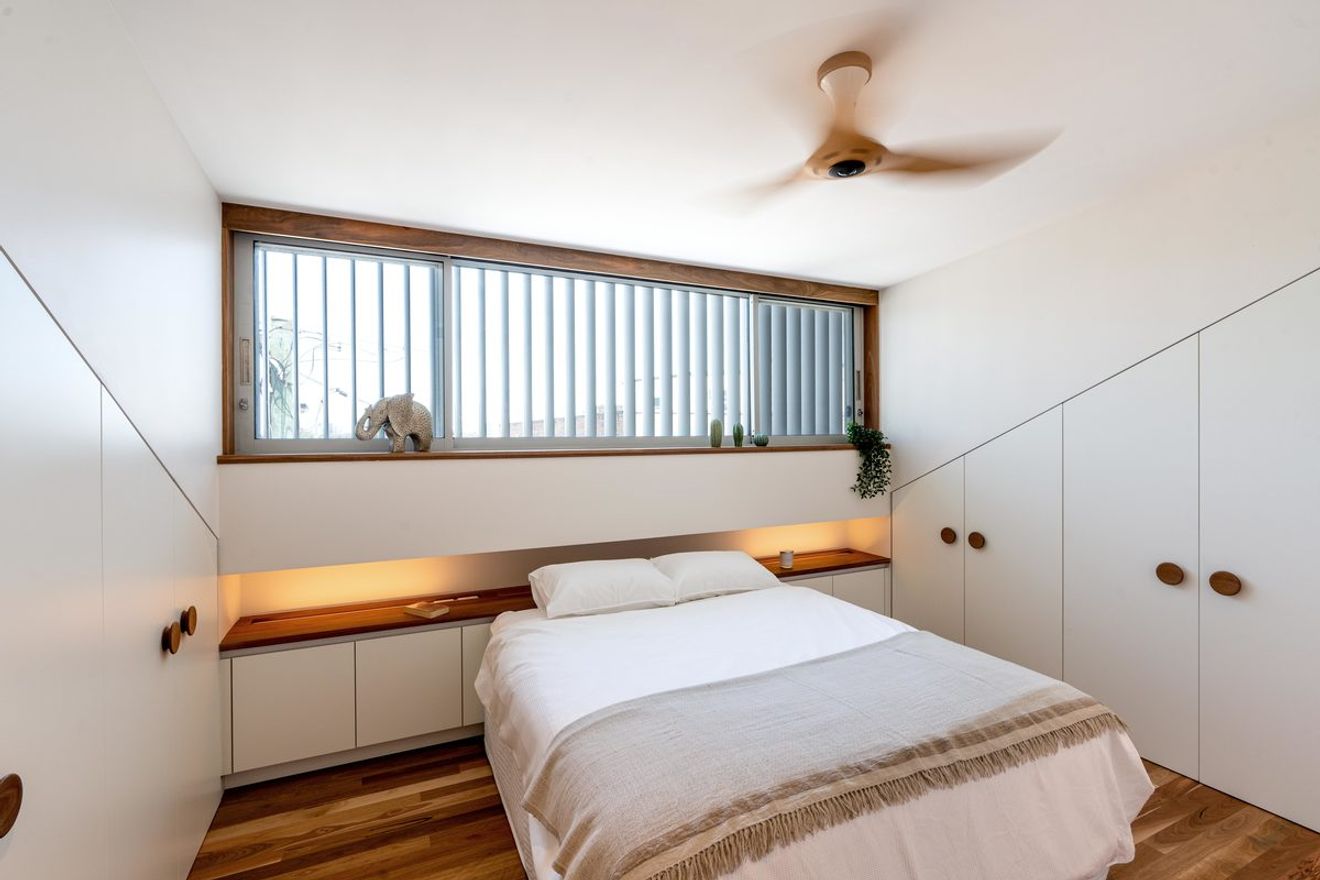 A New Laneway House Celebrates This Inner Suburb's History of Bricks