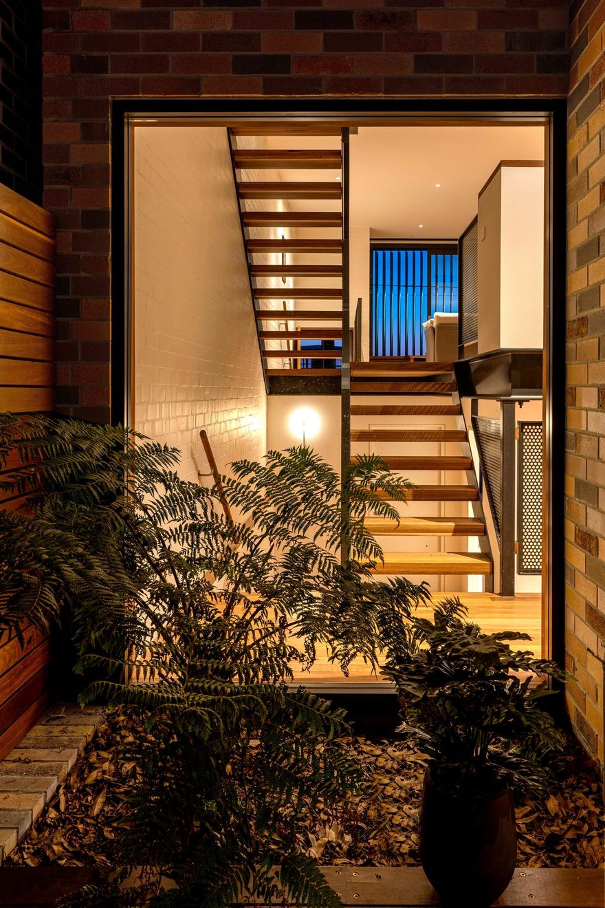 A New Laneway House Celebrates This Inner Suburb's History of Bricks