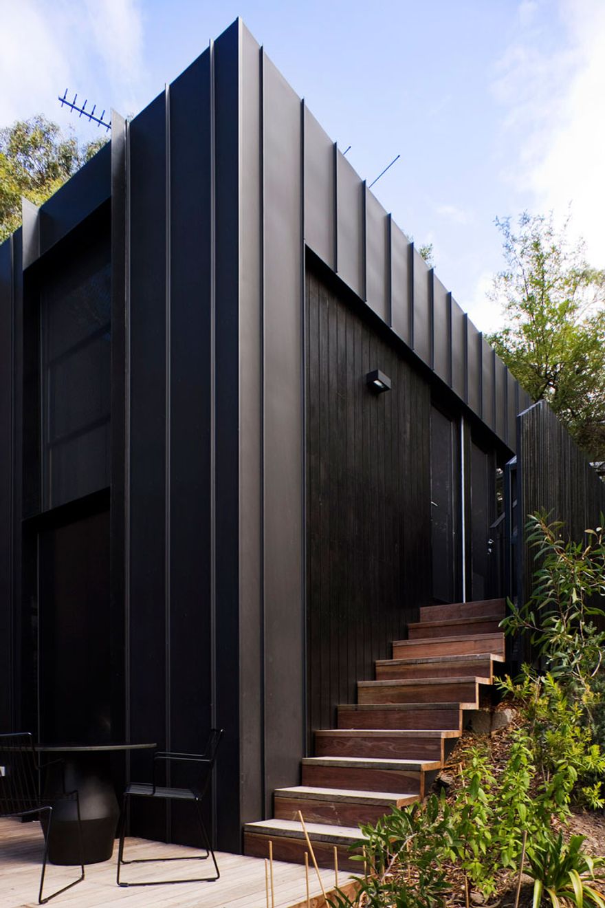 Treehouse: A Place for Balanced Family Life Nestled Amongst the Trees