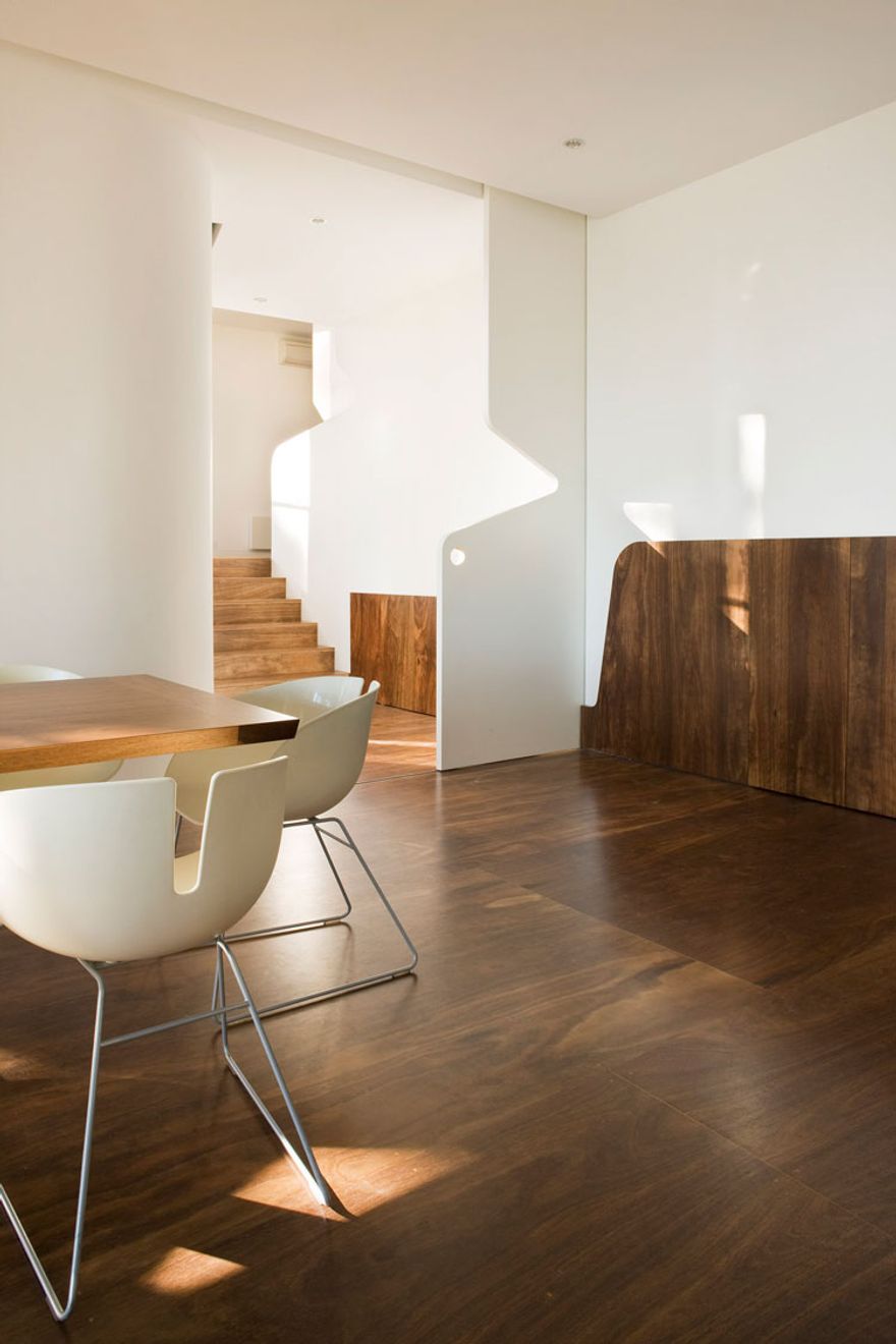 Treehouse: A Place for Balanced Family Life Nestled Amongst the Trees