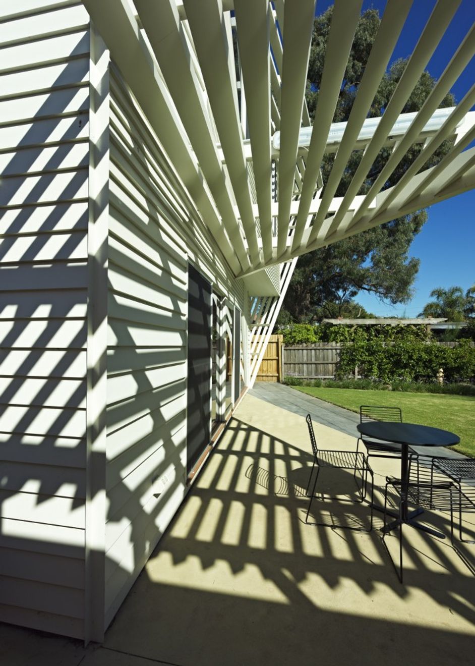 Weatherboard House: Not Your Average Suburban Weatherboard…