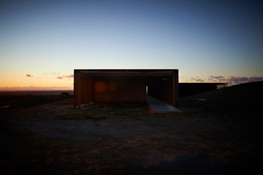 Tanderra House Pushes the Conventional Aussie Verandah to New Heights