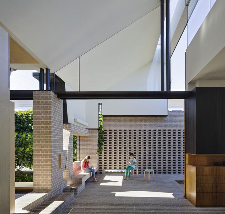 Aperture House: Humble Brick Creates a Surprisingly Spacious Home