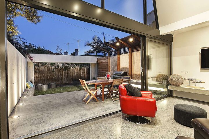 Baker Street House Maximises a Tight Site With Glass and Double Height ...