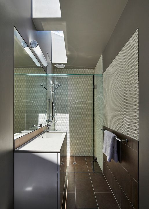 Diagonal House Benefits From a Sunny Aspect and a Lucky Site