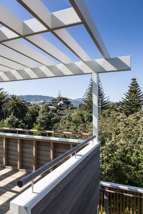 A Beachside Bach is Updated Without Losing its Sense of Place