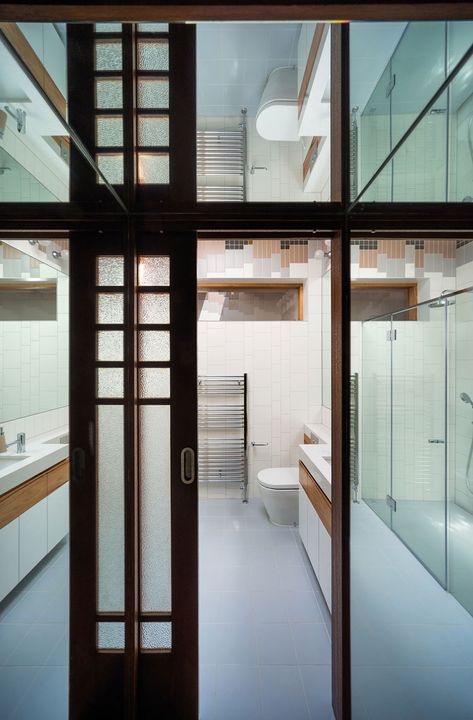 Forever House: A New Pavilion under the Eaves of a Suburban Home