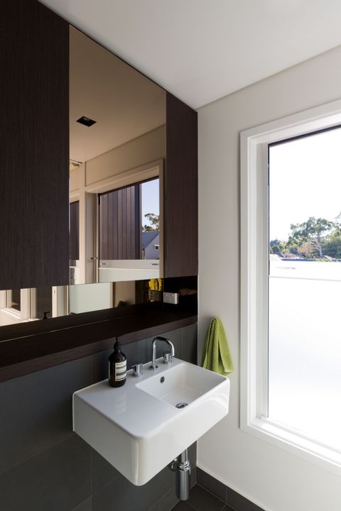 G_House: Sunny Courtyard is the Focus For a Bright New Addition