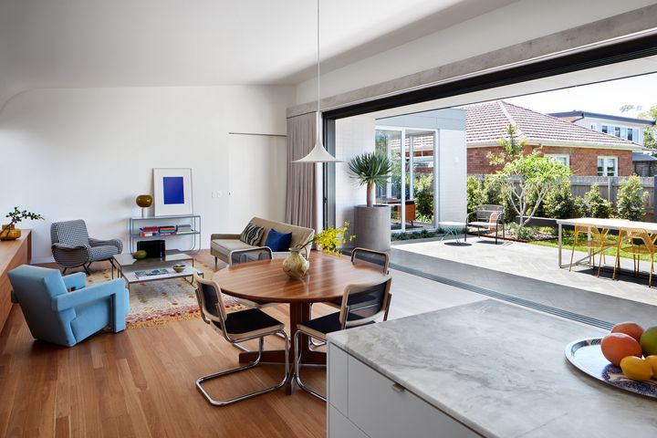 This Sydney Home Turns the Traditional Aussie House on its Side