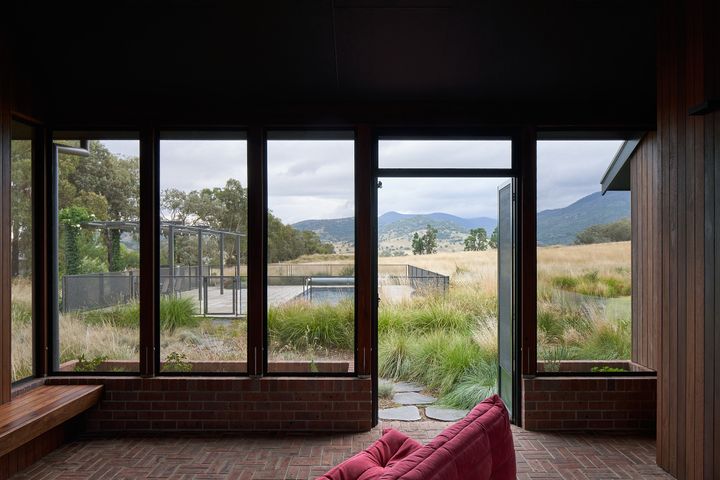 A House in the Dry is adapted to Australia's climate and landscape