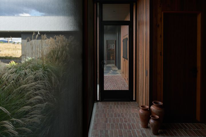 A House in the Dry is adapted to Australia's climate and landscape