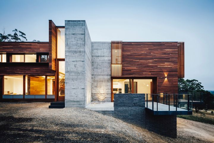 Invermay House Opens Up the View for a Family of Six