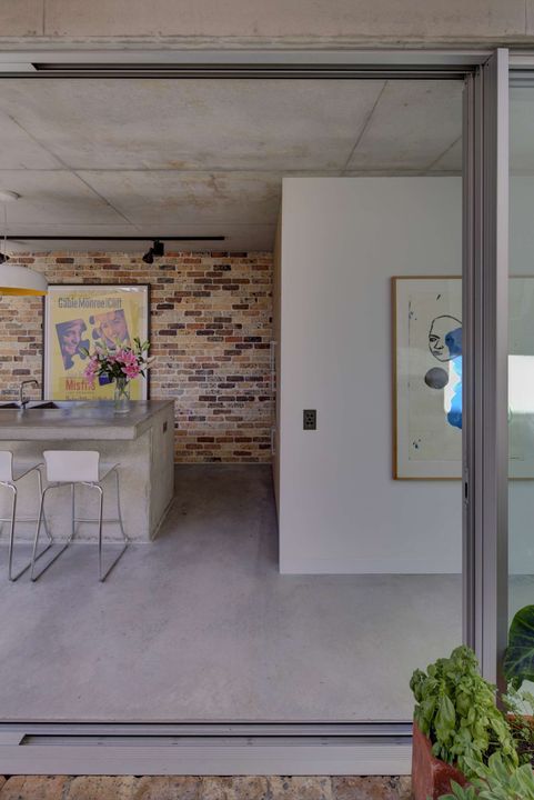 Long Courtyard House Challenged the Typical Terrace Configuration