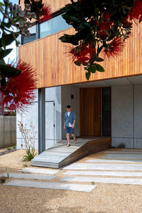 What would a marine lovers’ house on a coastal reserve look like?
