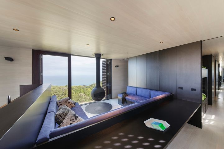 Moonlight Cabin: A Tiny But Perfectly Detailed Beachside Cabin