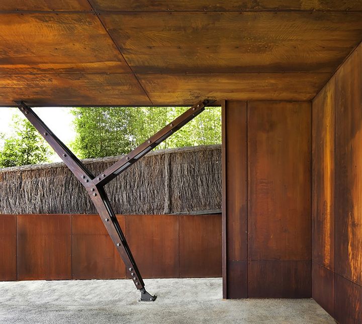 Pacific House Uses Burnt Timber and Rusting Steel to Dramatic Effect