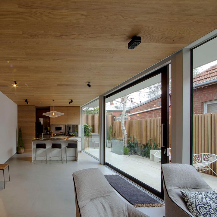 This Home's Translucent Walls Create Beautiful Effects Inside and Out