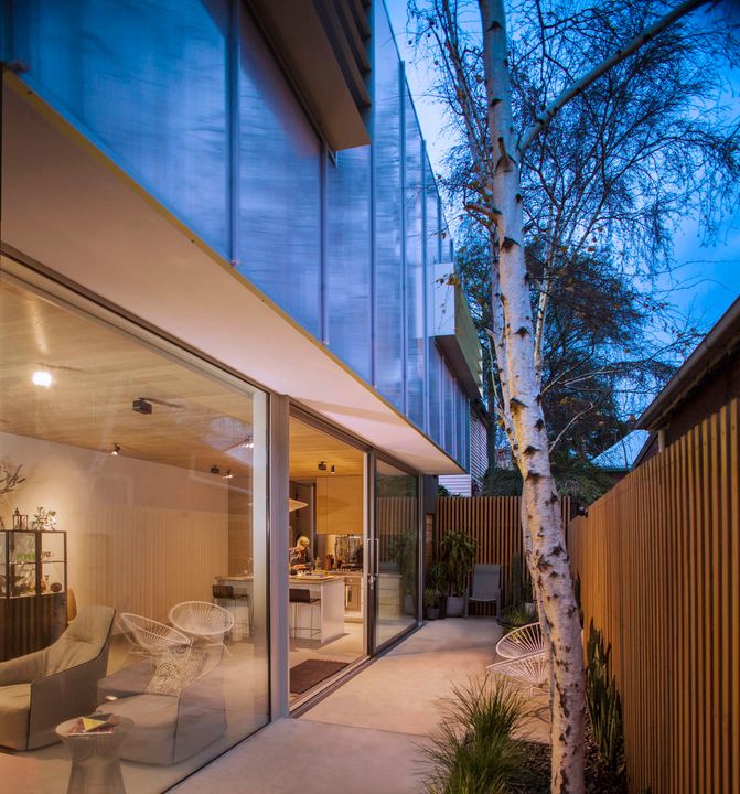 This Home's Translucent Walls Create Beautiful Effects Inside and Out