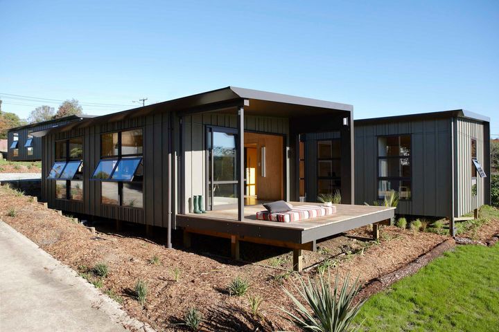 Architecture Students Also Design and Build Two Community Houses