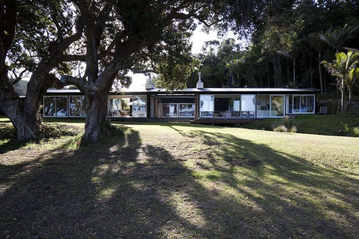 A Beachside Site in the Family for Fifty Years is Transformed