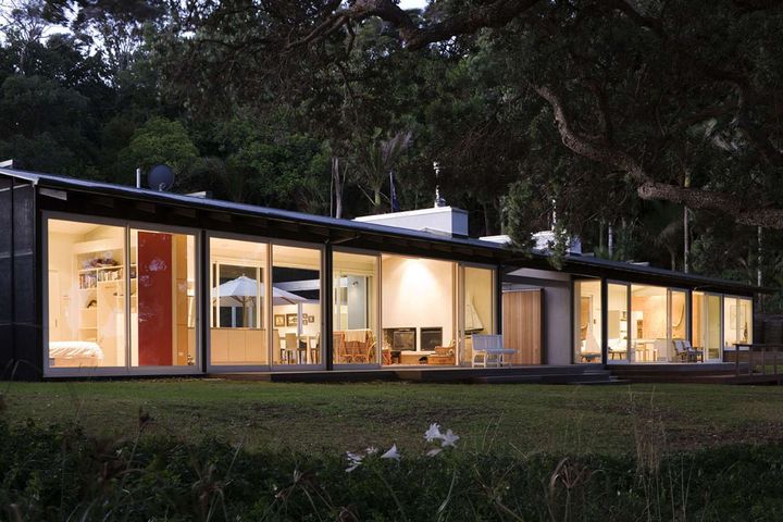 A Beachside Site in the Family for Fifty Years is Transformed