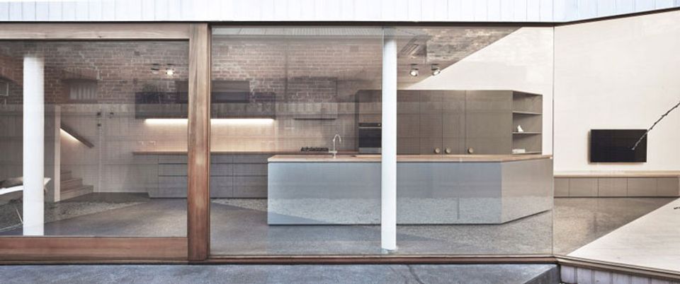 Bow House Twists and Contorts to Let the Sun In
