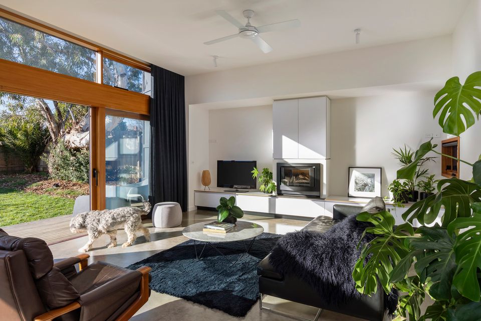 Fibro Beach House Reboot Creates a Sustainable and Affordable Home