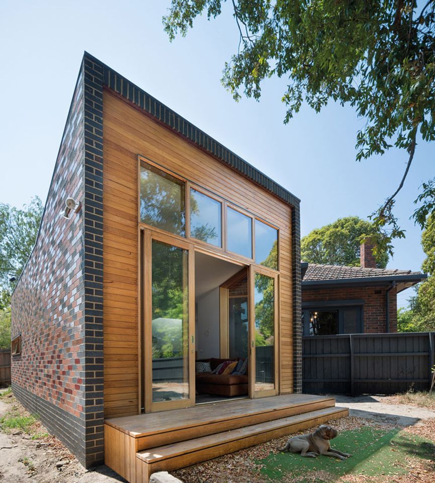 Forever House: A New Pavilion under the Eaves of a Suburban Home